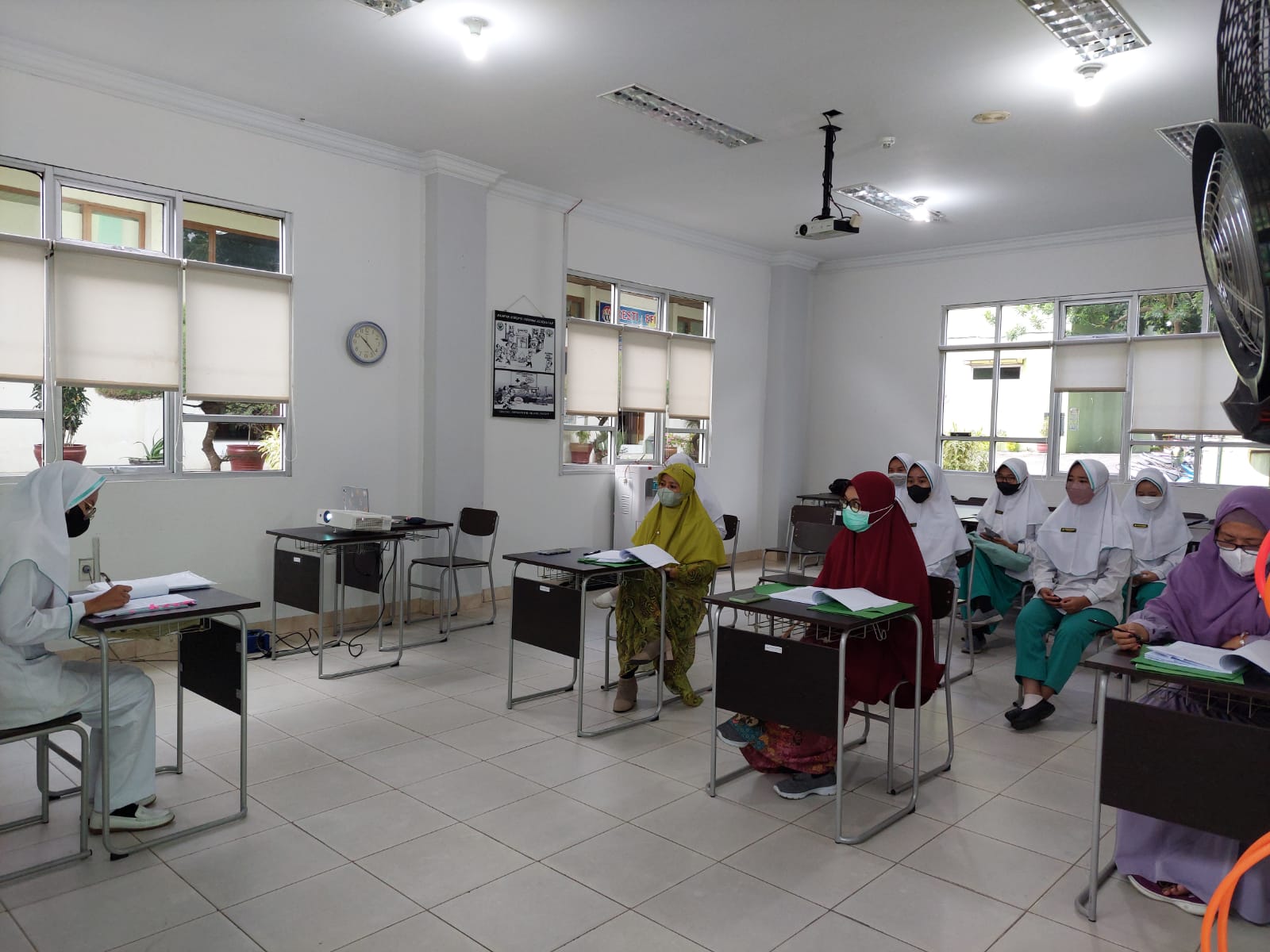 Pelaksanaan Seminar Proposal Tugas Akhir Mahasiswa Prodi DIII Gizi ... Pelaksanaan Seminar Proposal Tugas Akhir Mahasiswa Prodi DIII Gizi ...